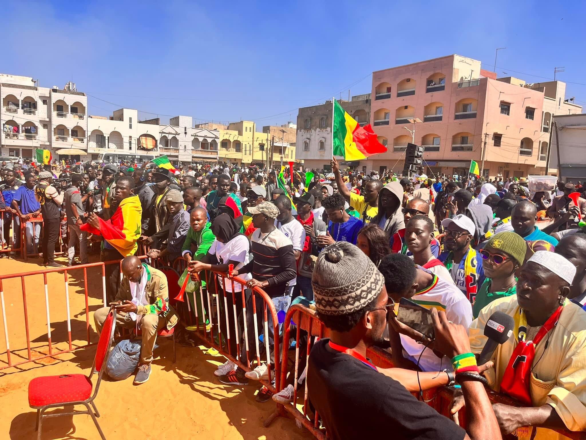 Direct Live Déjà Du Monde Au Meeting De Sonko Et Cie Aux Parcelles